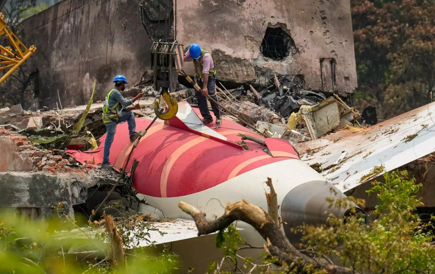 Ahmedabad Plane Crash: Wreckage To Stay In City For Probe And ... Ahmedabad Plane Crash: Wreckage To Stay In City For Probe And ...
